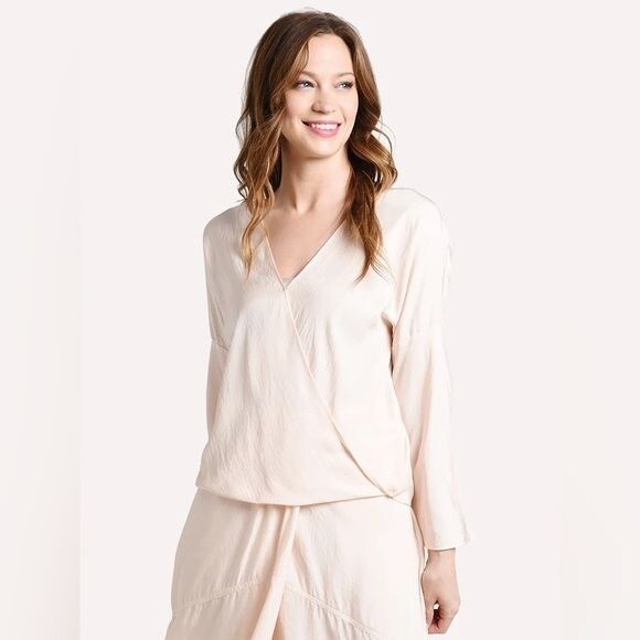 Vince / Crossover silk Satin Blouse pale Blush pink t… - Gem