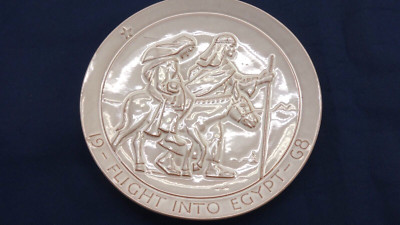 1968 FRANKOMA CHRISTMAS PLATE, "FLIGHT INTO EGYPT" SIGNED BY JOHN FRANK ...