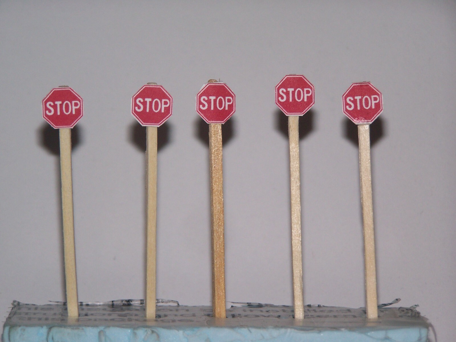 "New" Model Train Layout street signs HO scale "Stop" signs | eBay