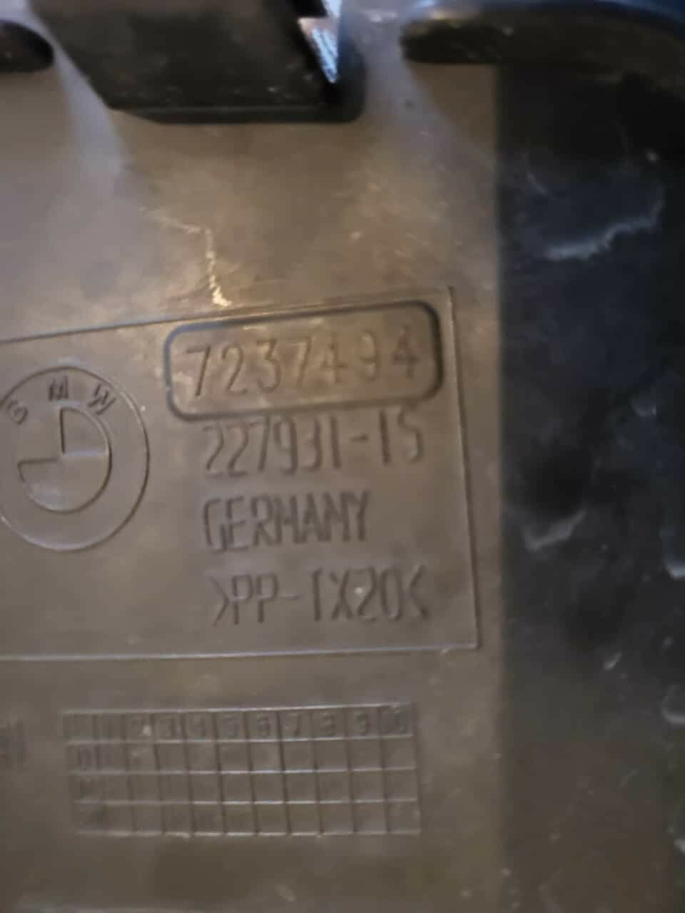 BMW 5,6,7,F10,F12 F07,F01 Radiator Cover (Cooler) 22793115 7237494 2012 ...