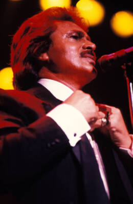 Engelbert Humperdinck Band Singer Performing 1990s Old Music Photo 5 ...