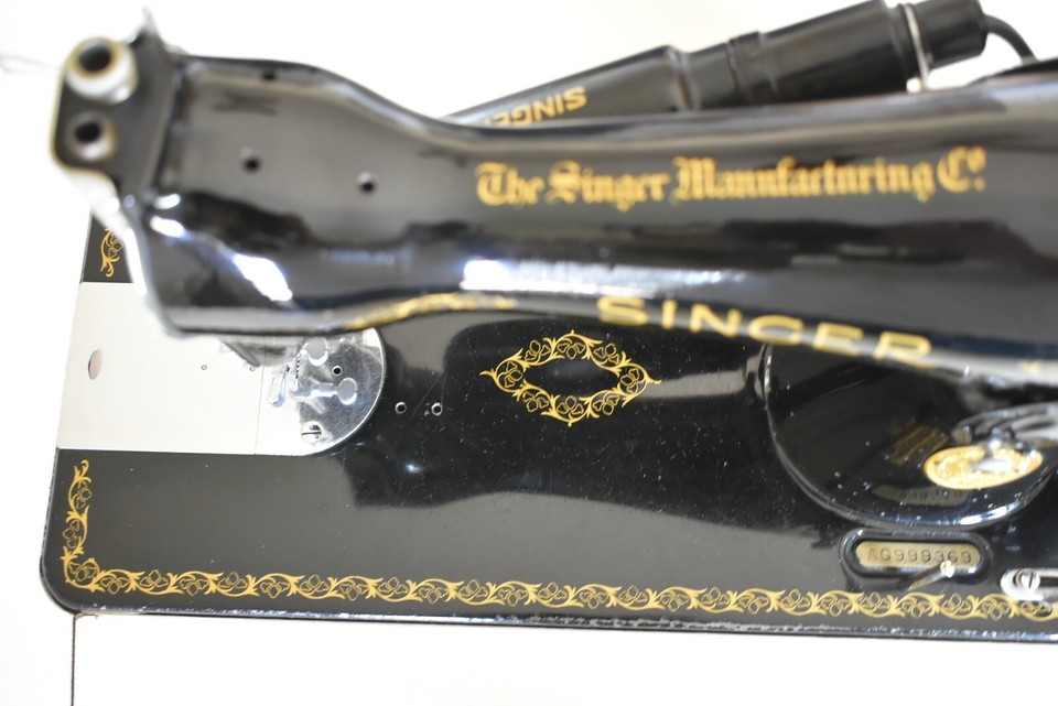 1947 Vintage 15-91 Black Singer Sewing Machine Wood Desk Cabinet Chair ...