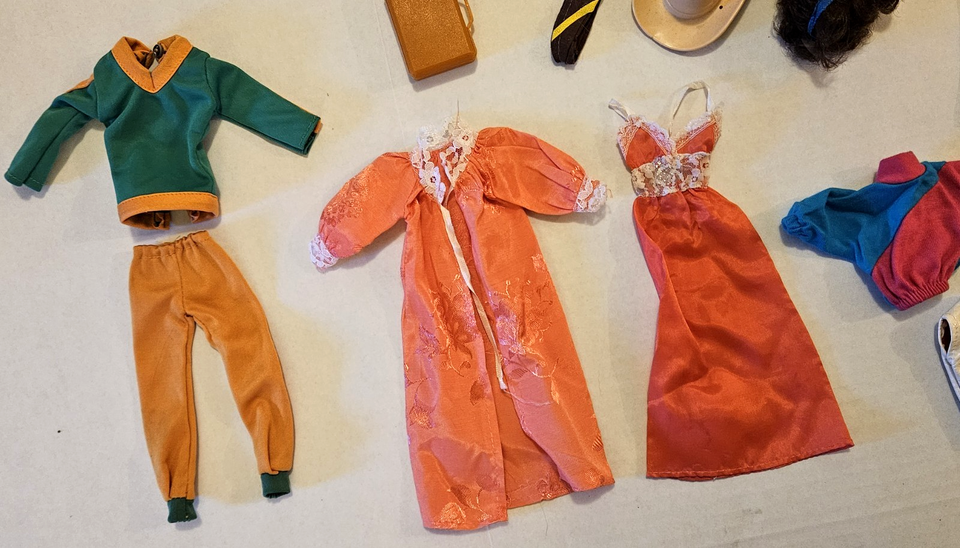 1970S AND 1980s Barbie Clothes + Kissing Barbie. Mattel | eBay