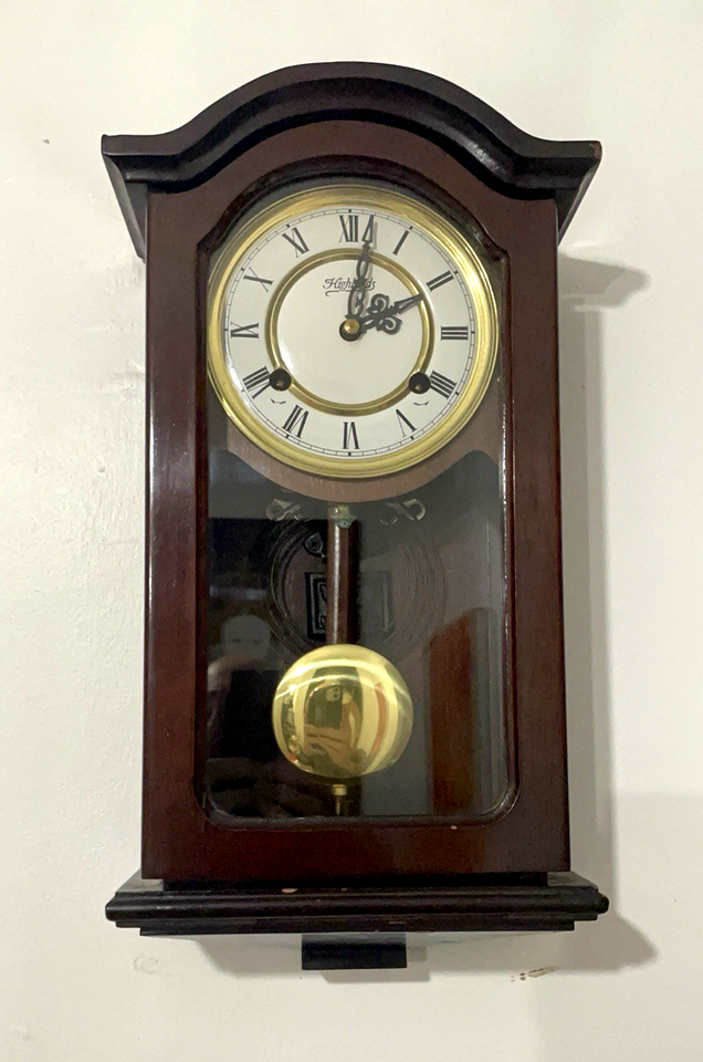 Highlands Vintage Retro Wall Clock 31 Day Pendulum Clock With Chimes ...