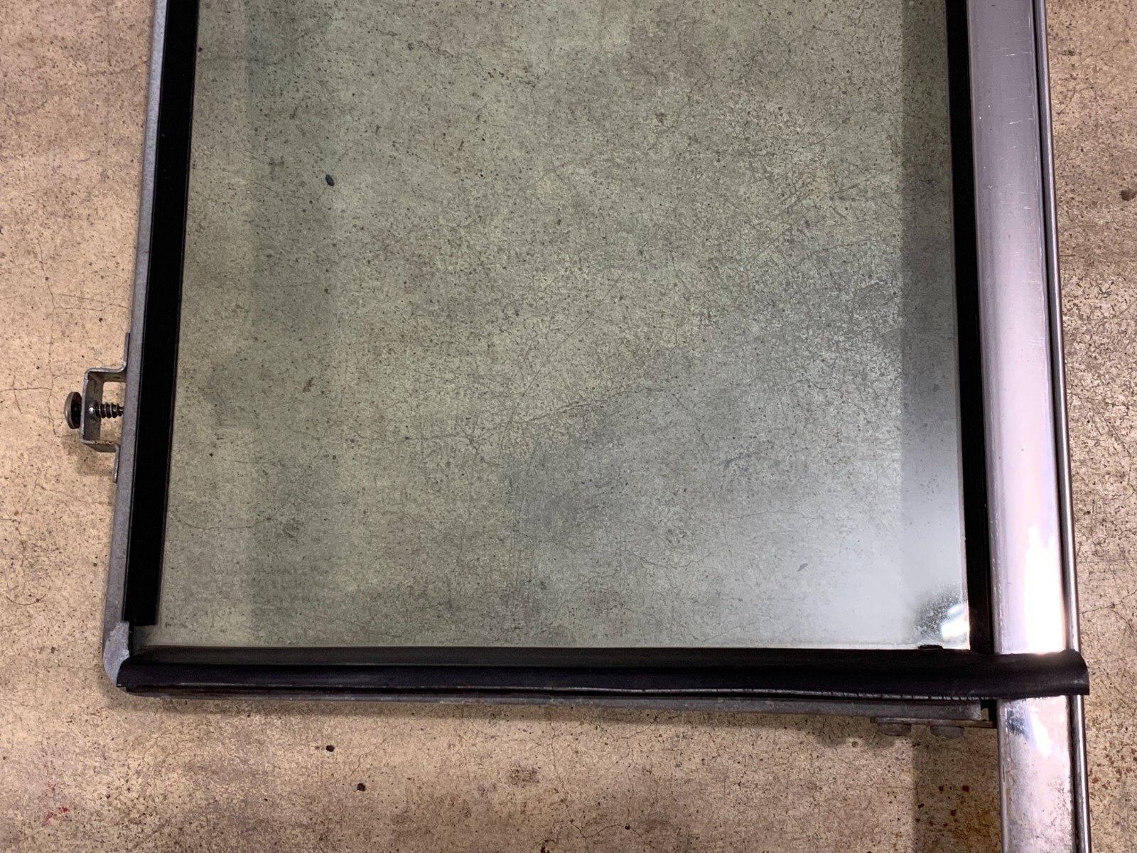 Jeep Grand Wagoneer Rear Door Fixed Window Glass Assembly Right Pass ...