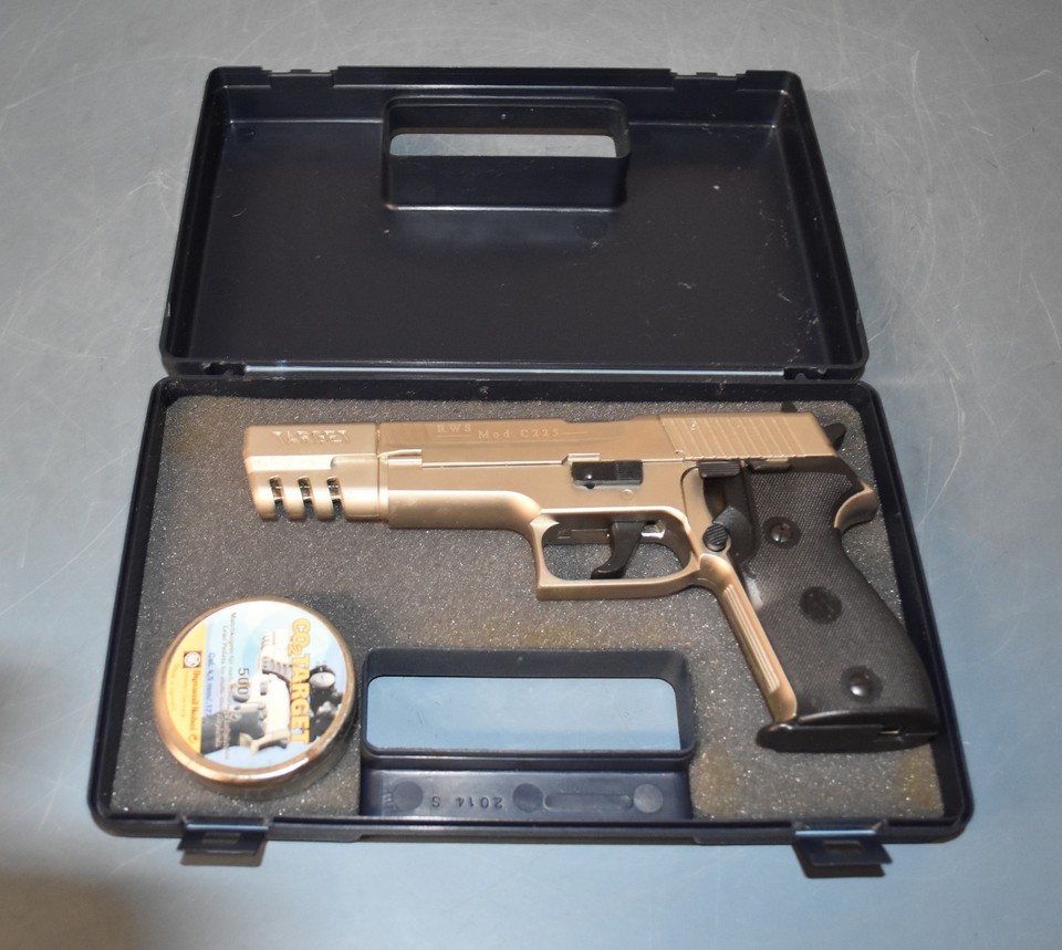 Vintage RWS C225 .177 4.5mm Caliber Co2 Air Pistol Sig Sauer P225 ...