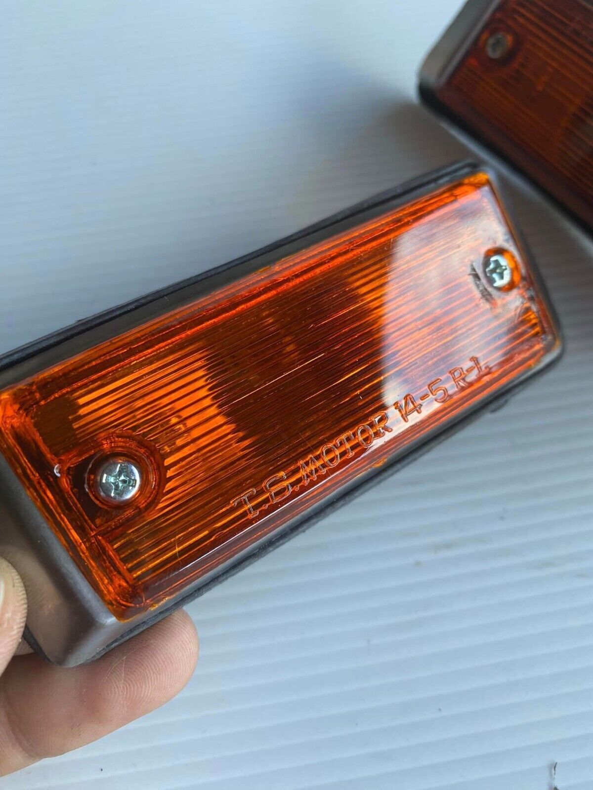 TOYOTA HILUX RN20 RN25 RN30 1972-1978 Side Marker Indicator Light Lamps ...