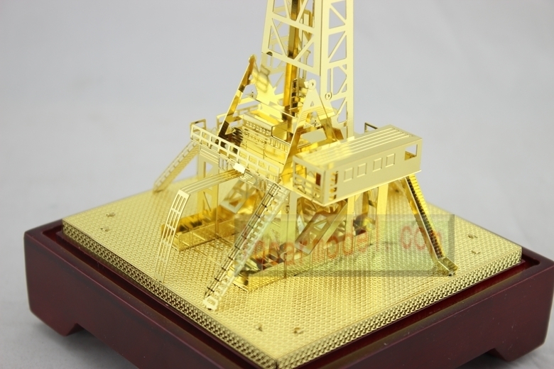 NEW Oilfield Oil Well Derrick Drill Rig Gold color Model Commemorative ...