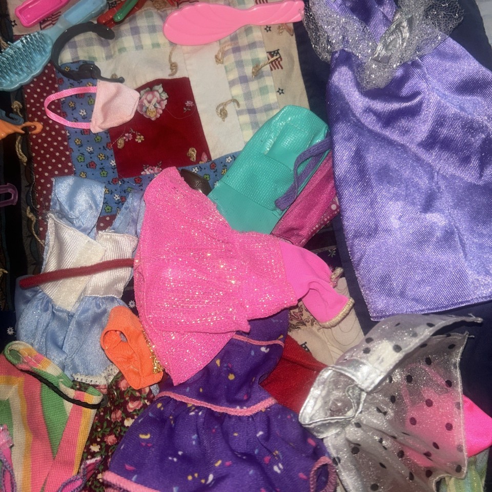 A Lot Of 8 Mattle Barbies And Used Barbie Clothing Used | eBay
