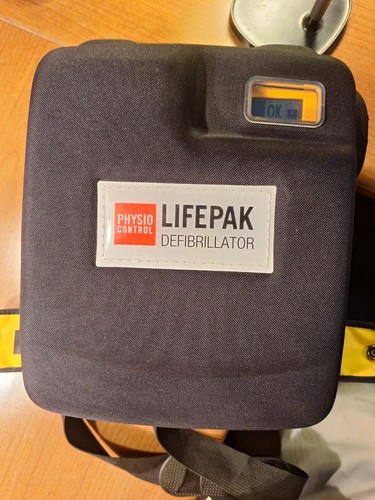 Physio Control Lifepak 1000 Defib with Case and Battery (Expire:10/15 ...