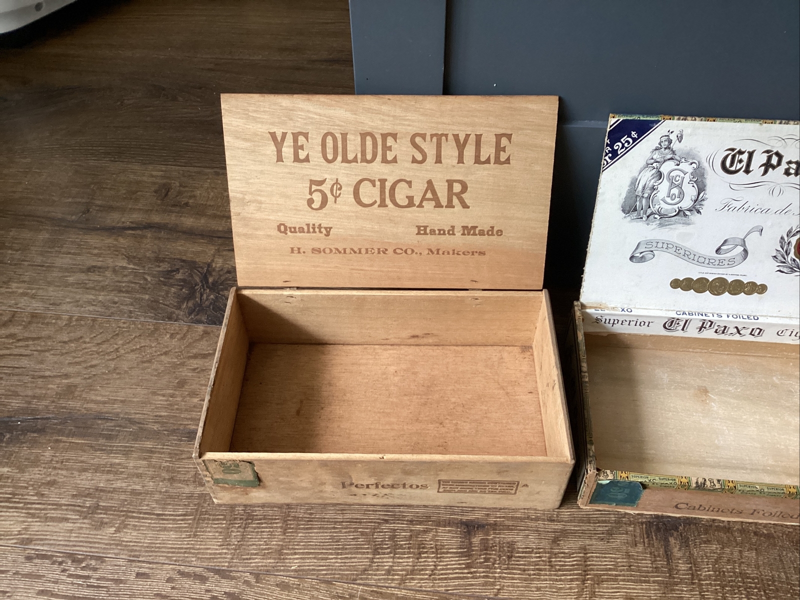 Lot of 4 Wood Vintage Cigar Boxes Ye Old Style El Paxo Que Placer El ...