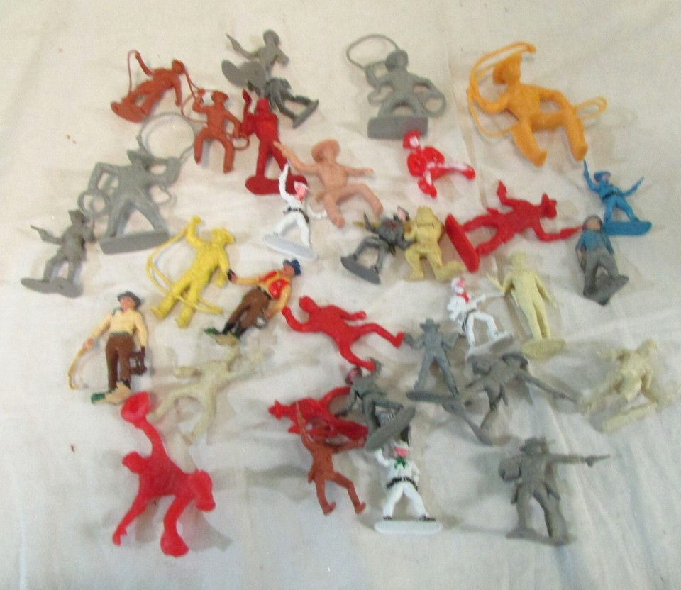 Lot Of 75 Vintage Plastic Toy Figures, Cowboys, Indians & Animals ...