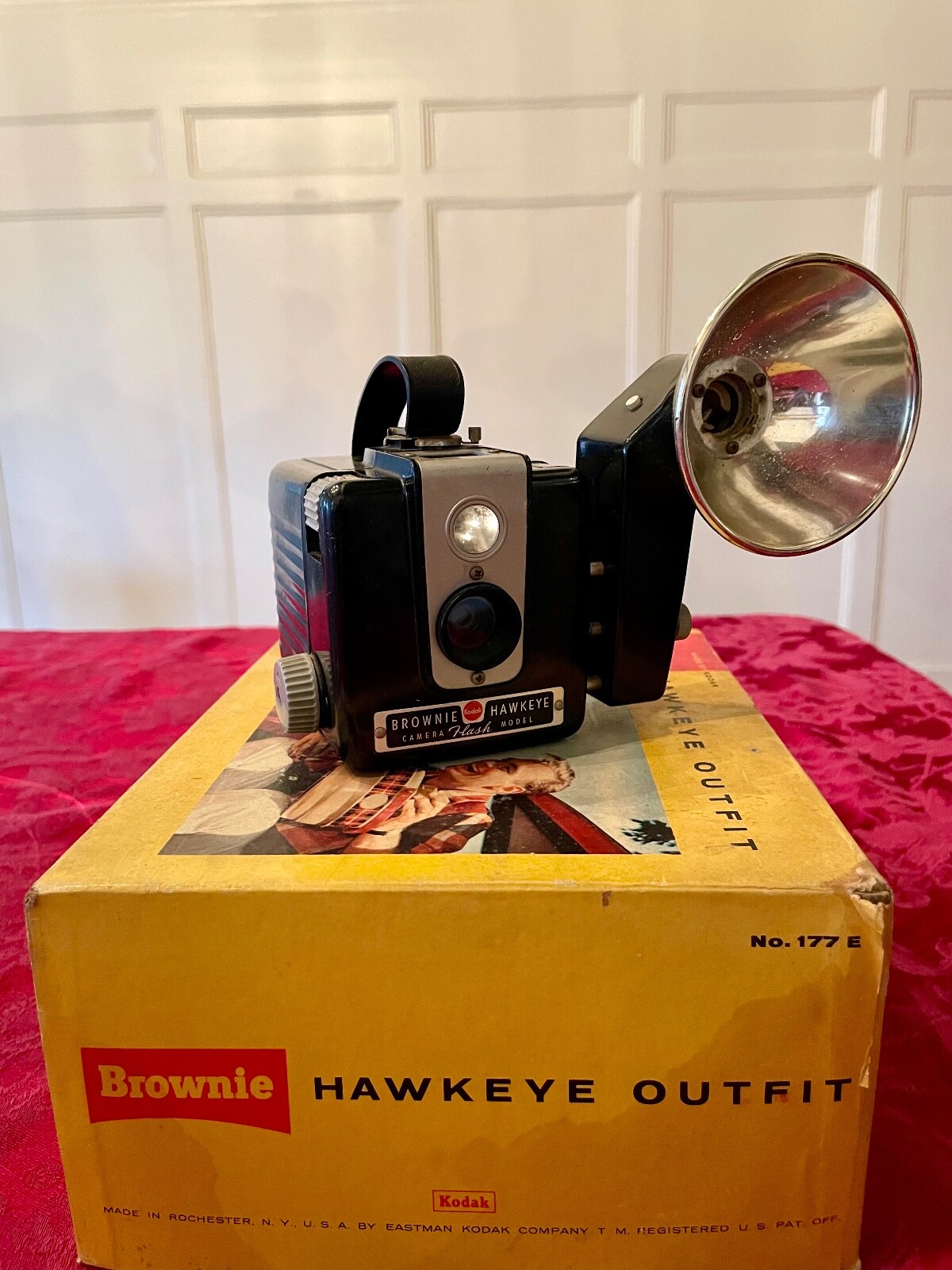 Vintage Kodak Brownie Hawkeye Camera Flash Model With Flash Attachment ...