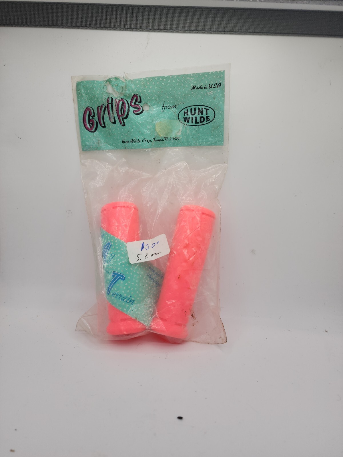 Hunt Wilde Pink Vintage Grips New In Packaging | eBay