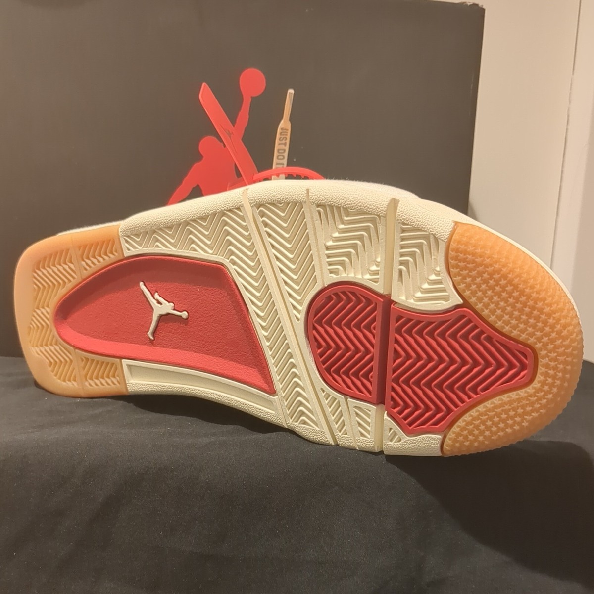 Size 10 - Levi's x Air Jordan 4 Retro White Denim Size 10 - Levi's x Air Jordan 4 Retro White Denim