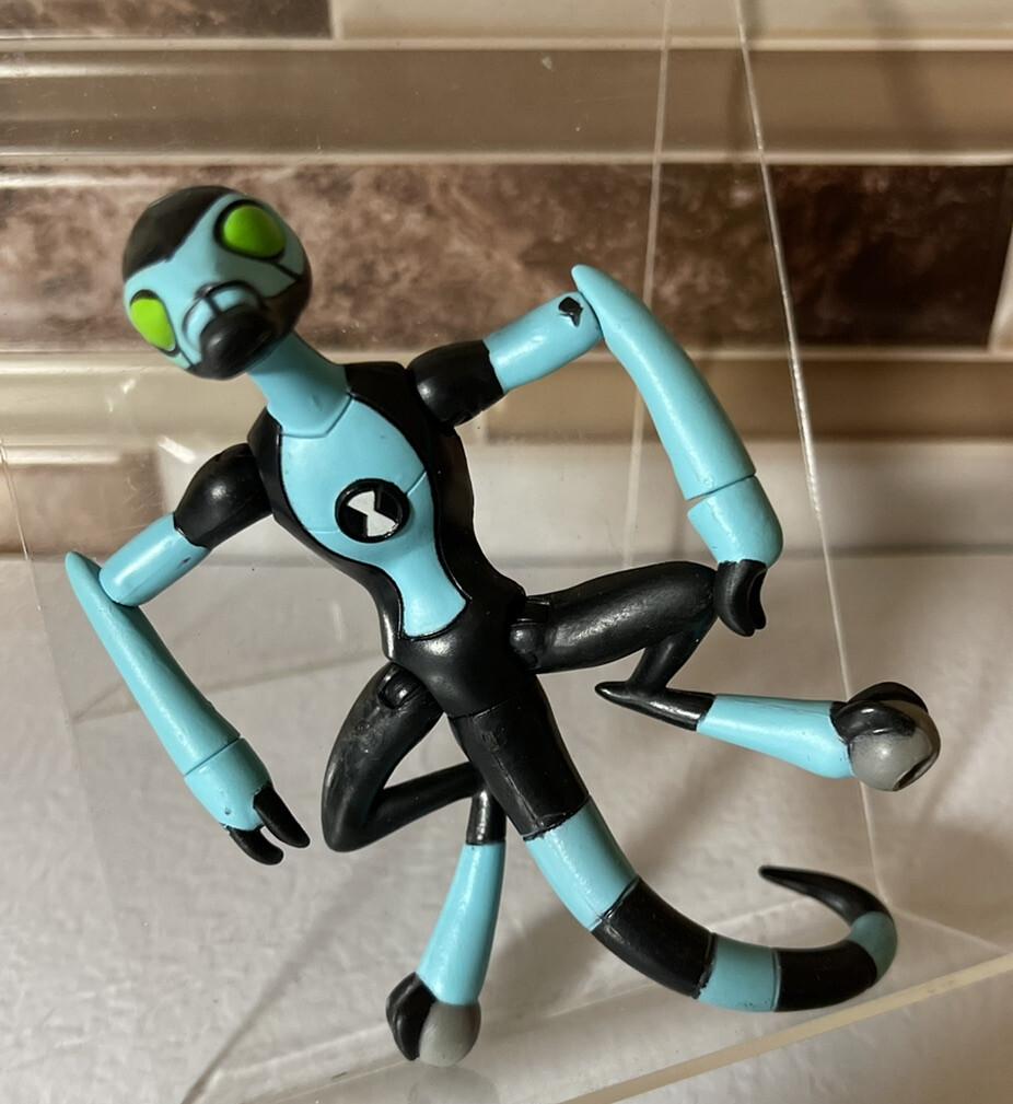 Ben 10 Xlr8 Figure