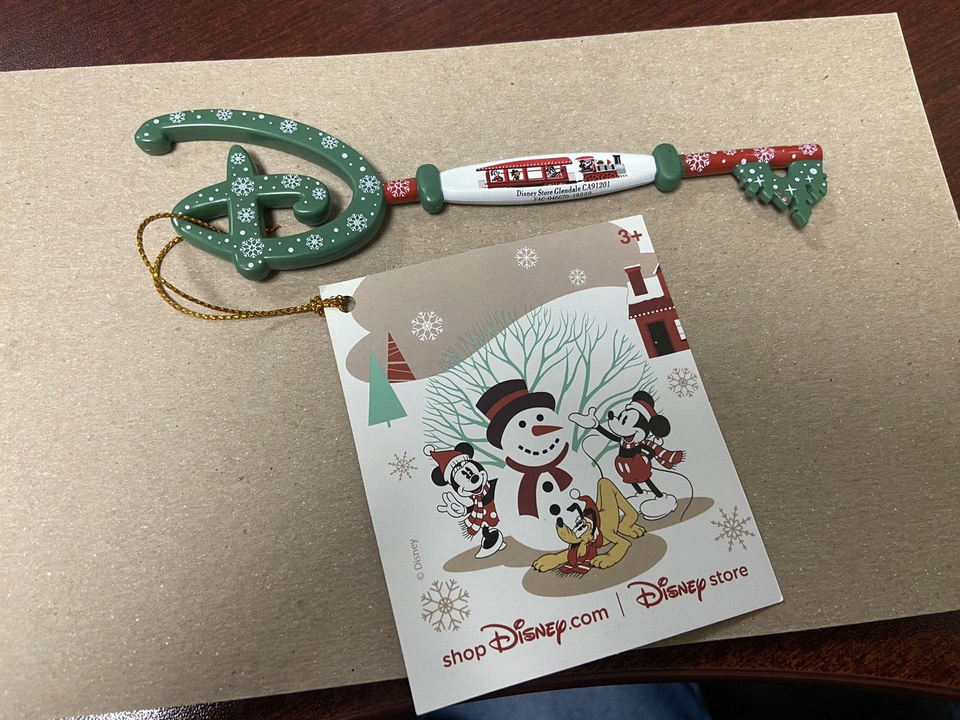 Mickey Mouse Holiday Express Train Disney Store Limited Edition ...