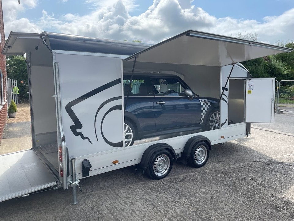 Debon C1000 Roadster Enclosed Car Transporter 3500KG Box Trailer *In ...