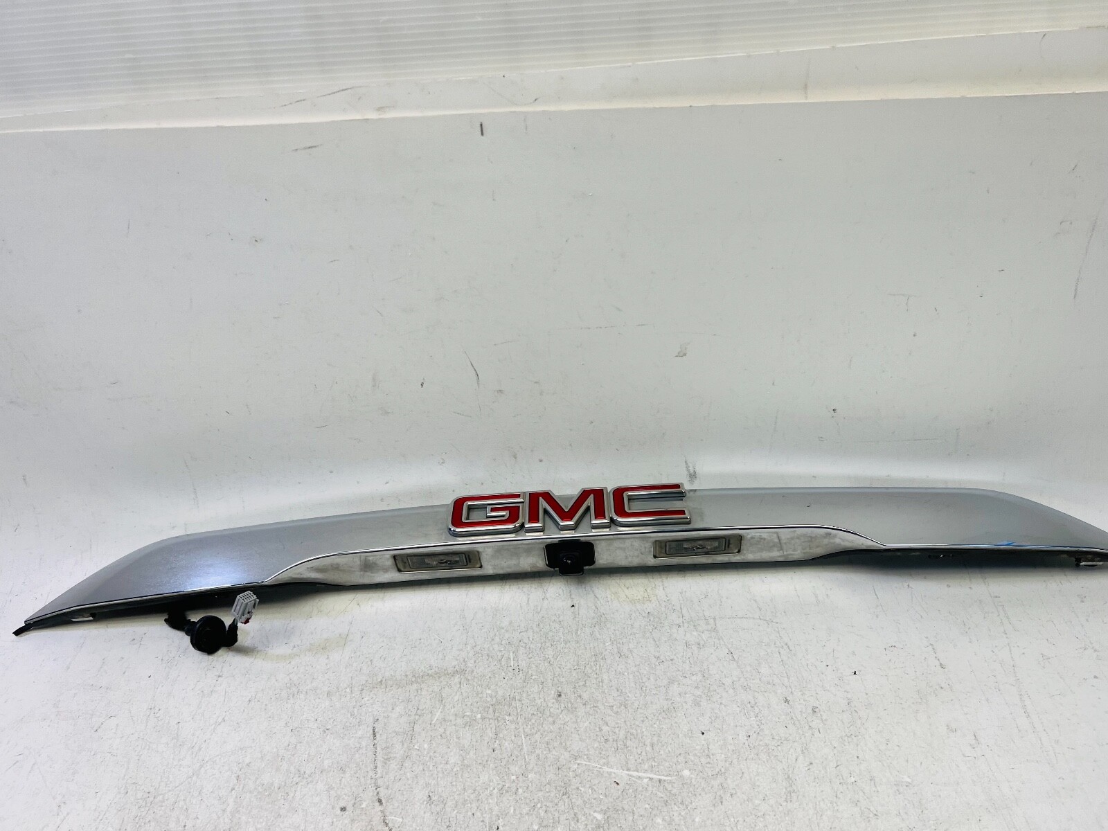 2017 2018 2019 GMC ACADIA REAR CHROME TAIL GATE APPLIQUE TRIM W/ CAM ...