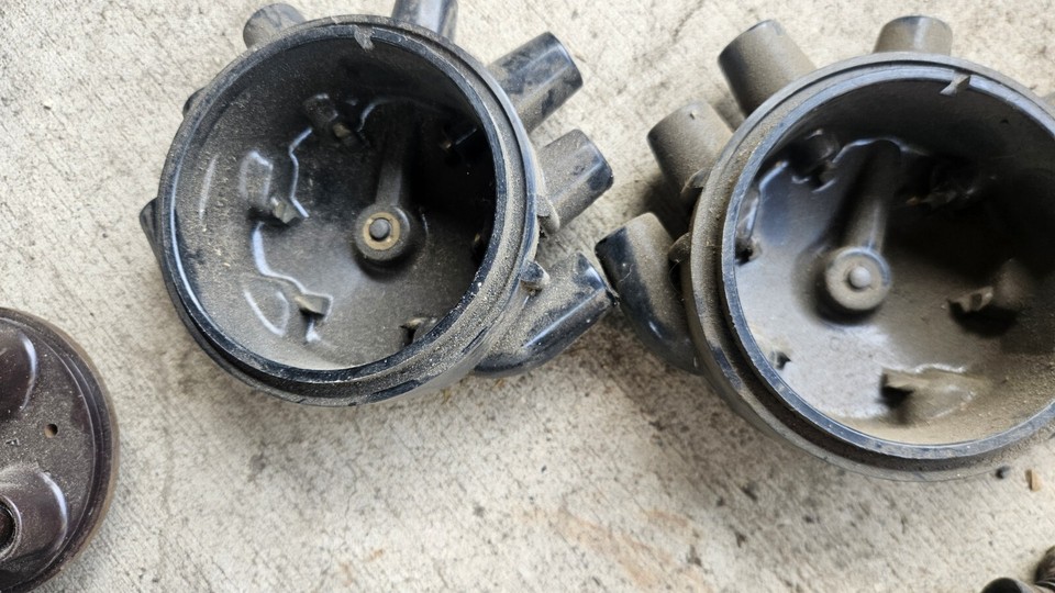 Lot Of 1942-1944 Ford V8 Flathead Crab Style Distributor Caps . 32 To ...