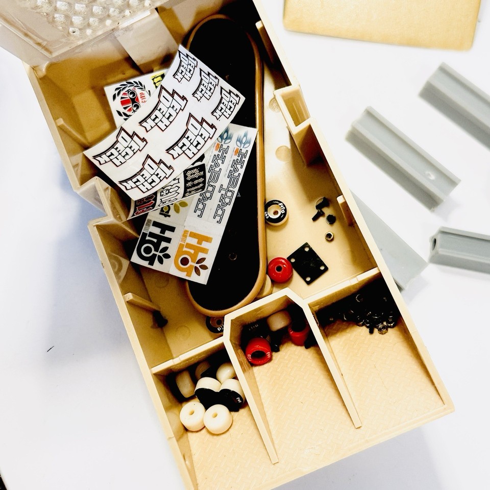 Tony Hawks Birdhouse Tech Deck Skateboard Skate Park Ramp Rails Toys ...