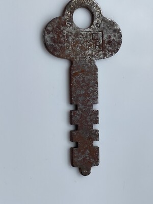 Vintage YALE JUNIOR Flat Skeleton Key marked YALE and TOWNE MFG. Co. #4 ...