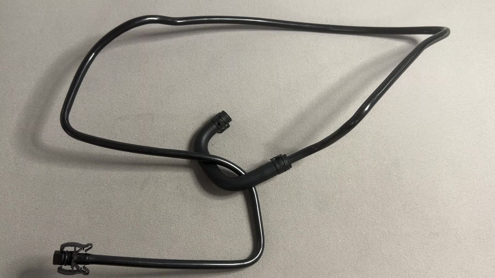 Radiator Water Tank Expansion Hose Line For Ford Fiesta 1.6L 2011-2019 ...