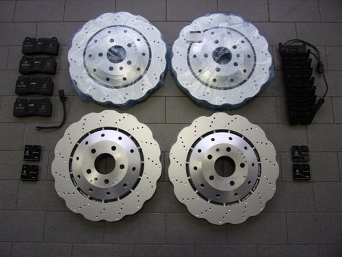 original Audi R8 wave brake discs 356 x 32 mm 420615601J + 4S0615301B ...