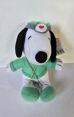Peanuts Whitman’s Snoopy Doctor Or Nurse Plush 6” Green Scrubs Heart ...