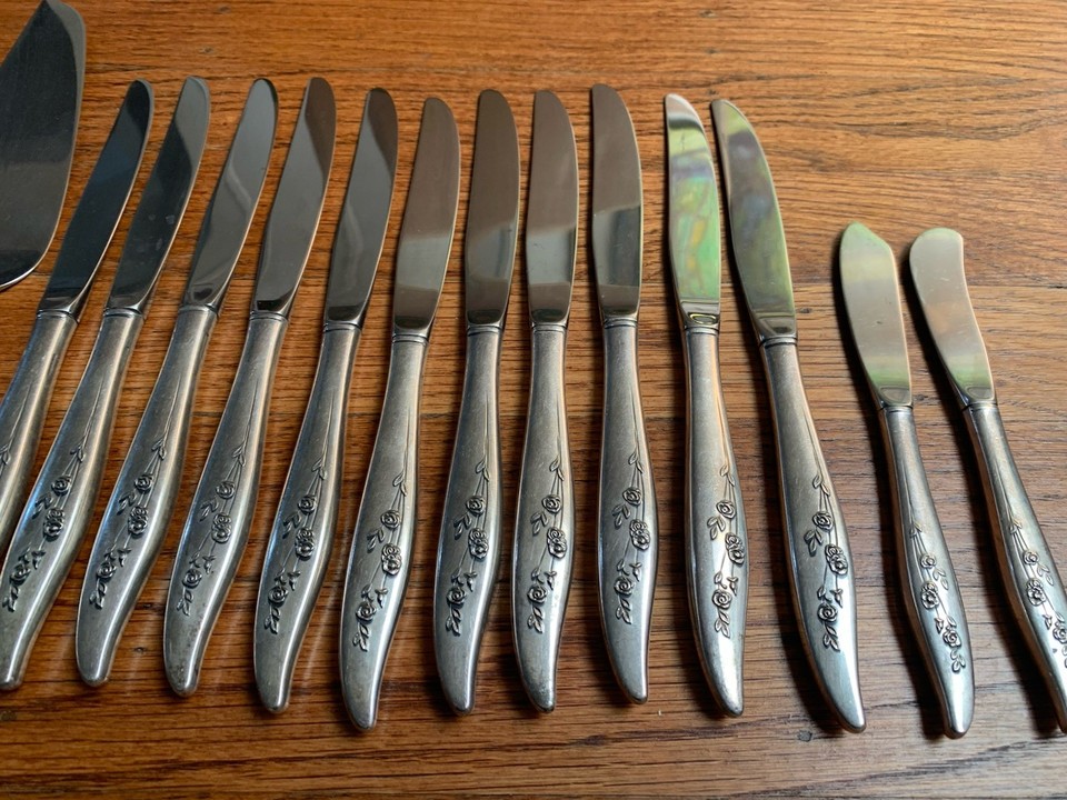 11 Sterling Silver Handle Dinner Knives, 2 Butter Knives, 1 Cake Server ...