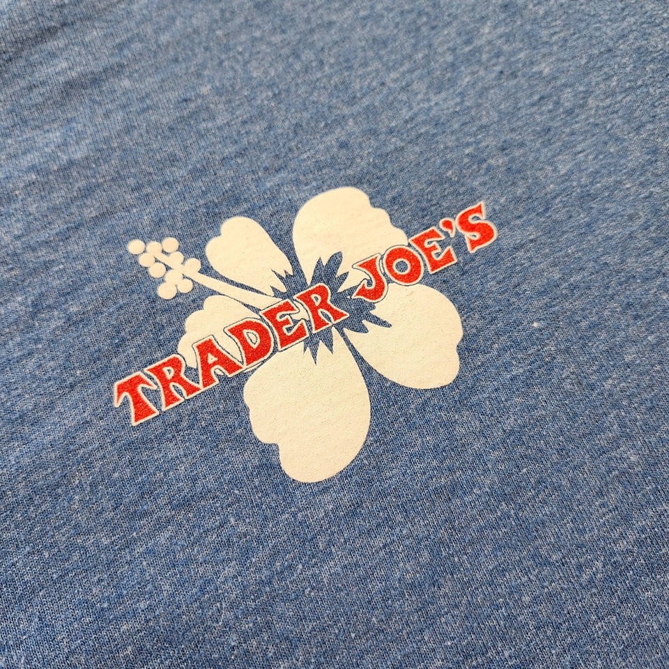 Trader Joes Employee Floral Hibiscus logo Graphic T Shirt Short Sleeve ...