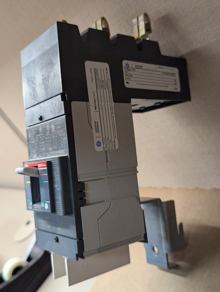 XT1NU3100AYD000XXX NEW ABB ReliaGear neXT Circuit Breaker 100A 3 Pole ...