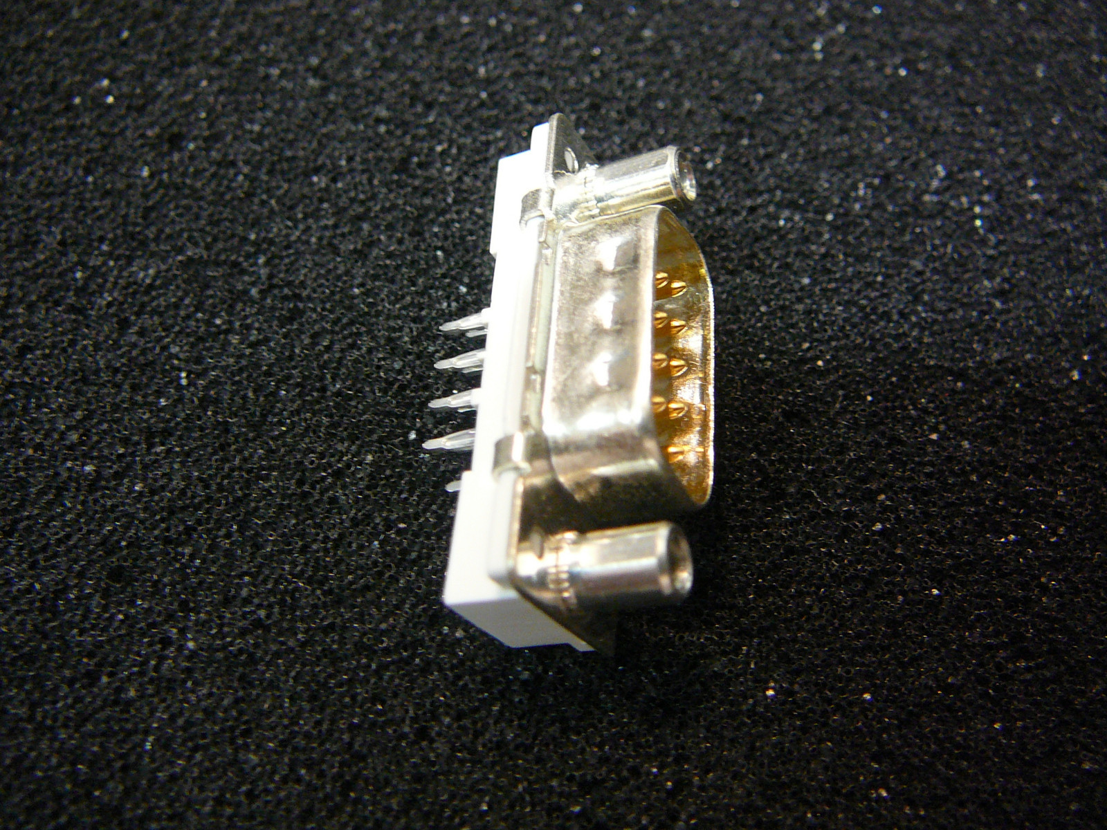 TYCO 5-1393731-1 D-Sub Press-In Male Connector with Grounding Fingers 9 ...