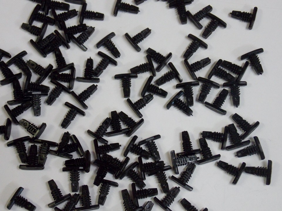 Set of 25 plastic Weatherstrip Retainer Clips - replace GM 4876498 ...