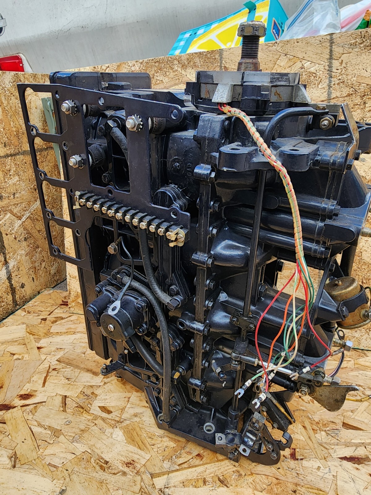 1988 - 1989 Force outboard 4 Cylinder 125HP Power Head PSI 150 Across ...