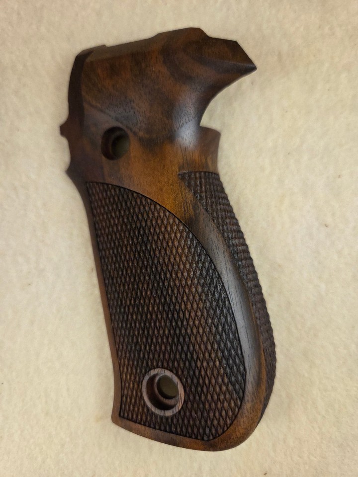 SIG P226 226 English Walnut Checkered w/Chk Back Pistol Grips NEW ...