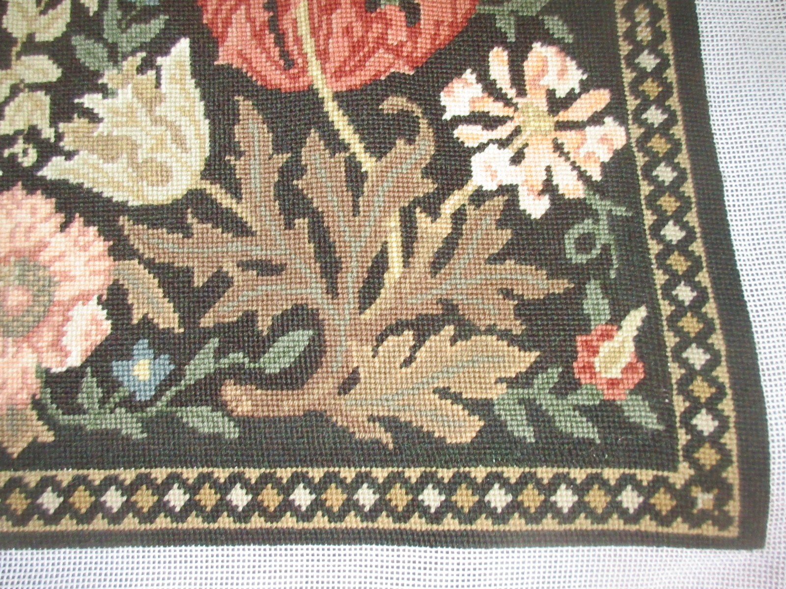 Beth Russell Designers Forum Stitched Needlepoint COMPTON/Border ...