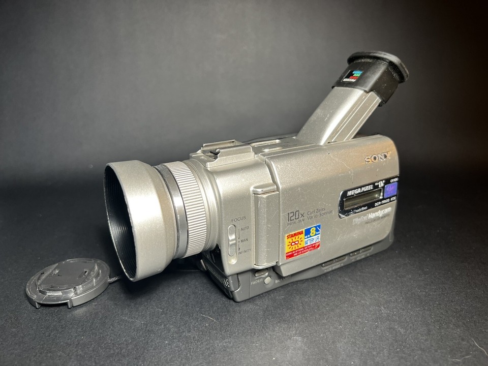 SONY DCR-TRV20 Digital Video Camera Recorder Handycam miniDV Super ...