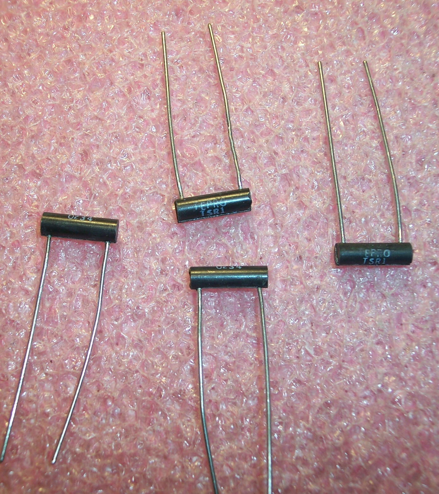 QTY (12) 8K Ohm 8000 Ohm 1W 3 RADIAL WIREWOUND RESISTORS TSR1-8000-3 ...