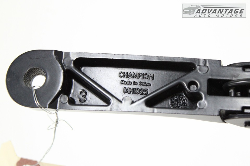 2017-2019 VOLKSWAGEN GOLF ALLTRACK FRONT RIGHT WINDSHIELD WIPER WASHER ...