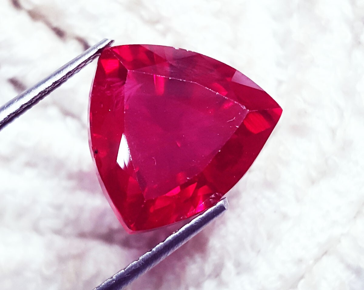 10.65 Ct Heated Natural Blood Red Ruby Trillion Shape Loose Gemstone ...