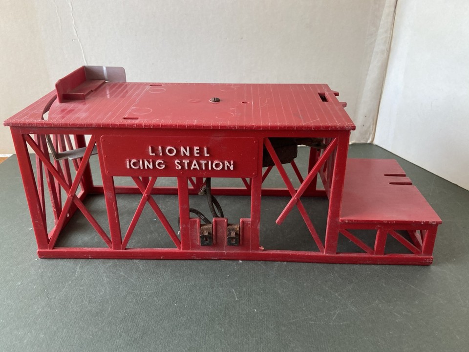 Lionel Postwar 352 Icing Station. Platform Only. W/Switch & Wire, Cubes ...