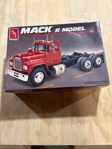 AMT ERTL Mack R Model Semi-Truck Plastic Model Kit 1/25 Scale 6129 | eBay