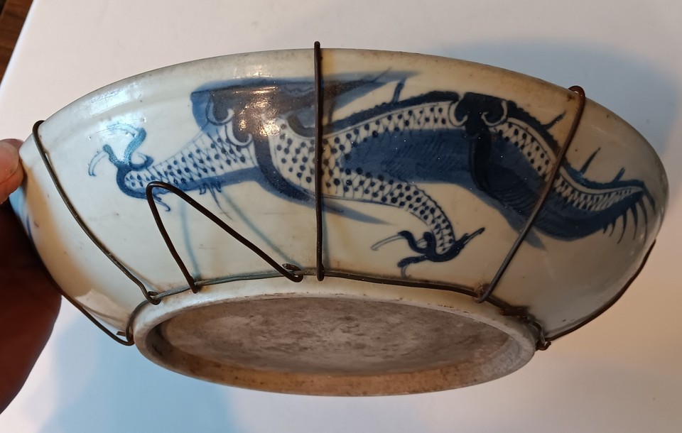 Large 11" CHINESE late 18th to 19th century Qing DYNASTY blue DRAGON ...