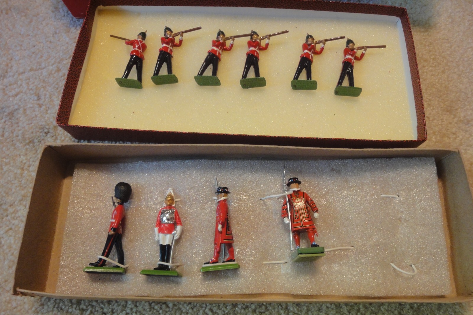 Vintage Britians, toy soldiers, yeoman, guards, officers model figures ...
