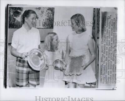 1957 Press Photo Vicky Palmer and Sister, Patsy, Tennis Players | eBay