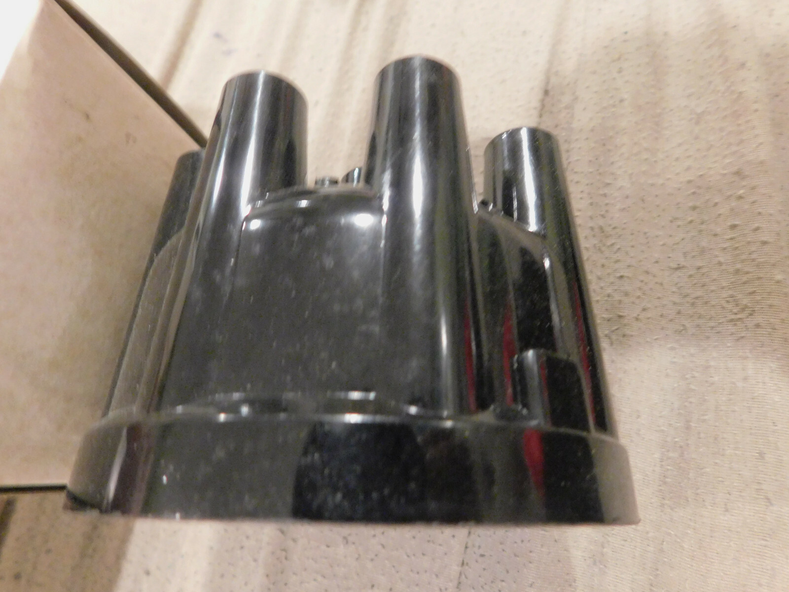 NEW V8 DISTRIBUTOR CAP 1957 - 1974 FORD 260 289 302 351 352 390 427 428 ...