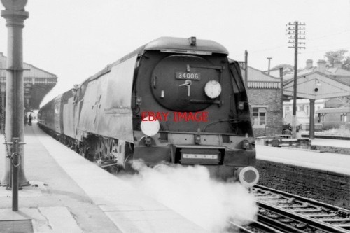 PHOTO SR WEST COUNTRY CLASS LOCO NO 34006 BUDE | eBay