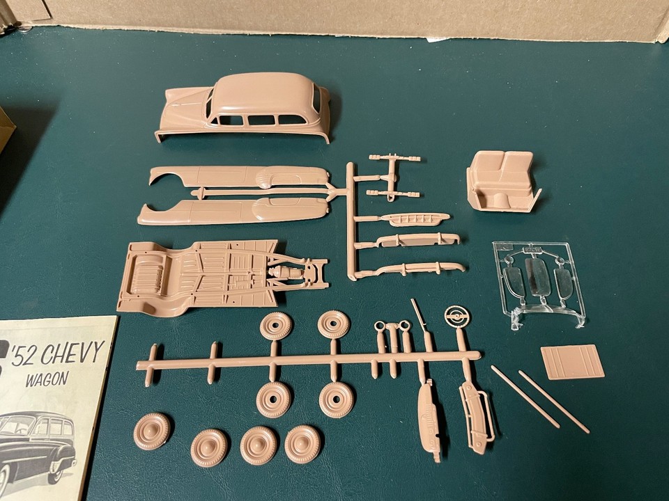 Vintage Pyro Table Top Series 1/32 '52 Chevy Custom Station Wagon UB ...