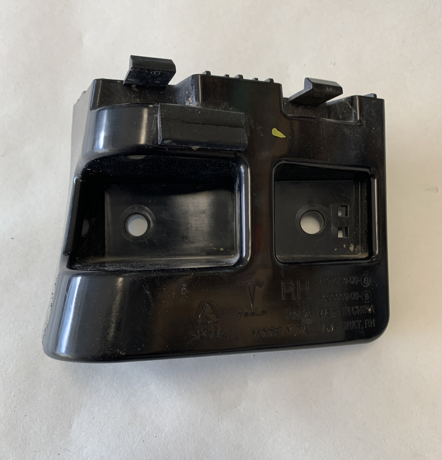 2020–2022Tesla Model Y Rear Right Tail Lamp Bracket 1494039-00-B ...